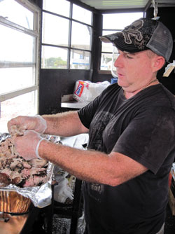 Patience is secret to success at Lutz barbeque stand