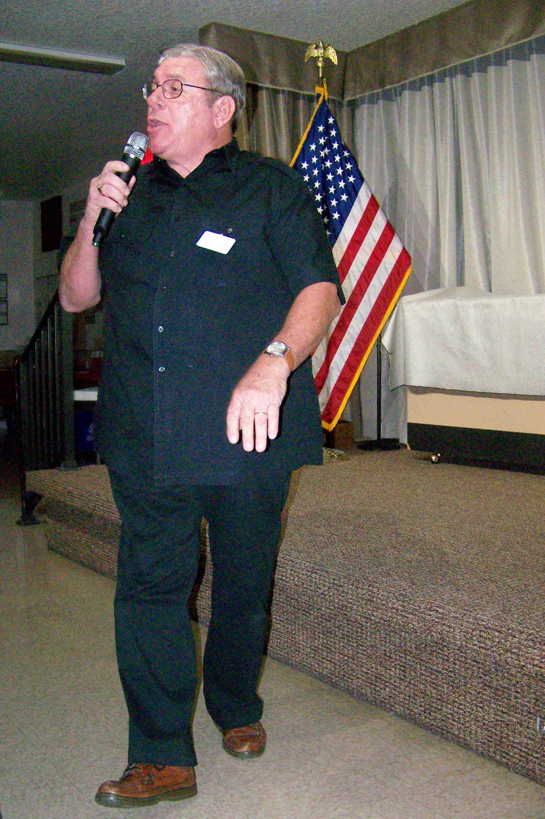 Gary Wilcox introducing Eric Kearns=taken by Marty Rubenstein